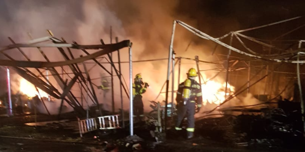 Fire Engulfs Homes at Ouskip Caravan Resort in Melkbosstrand, Leaving ...